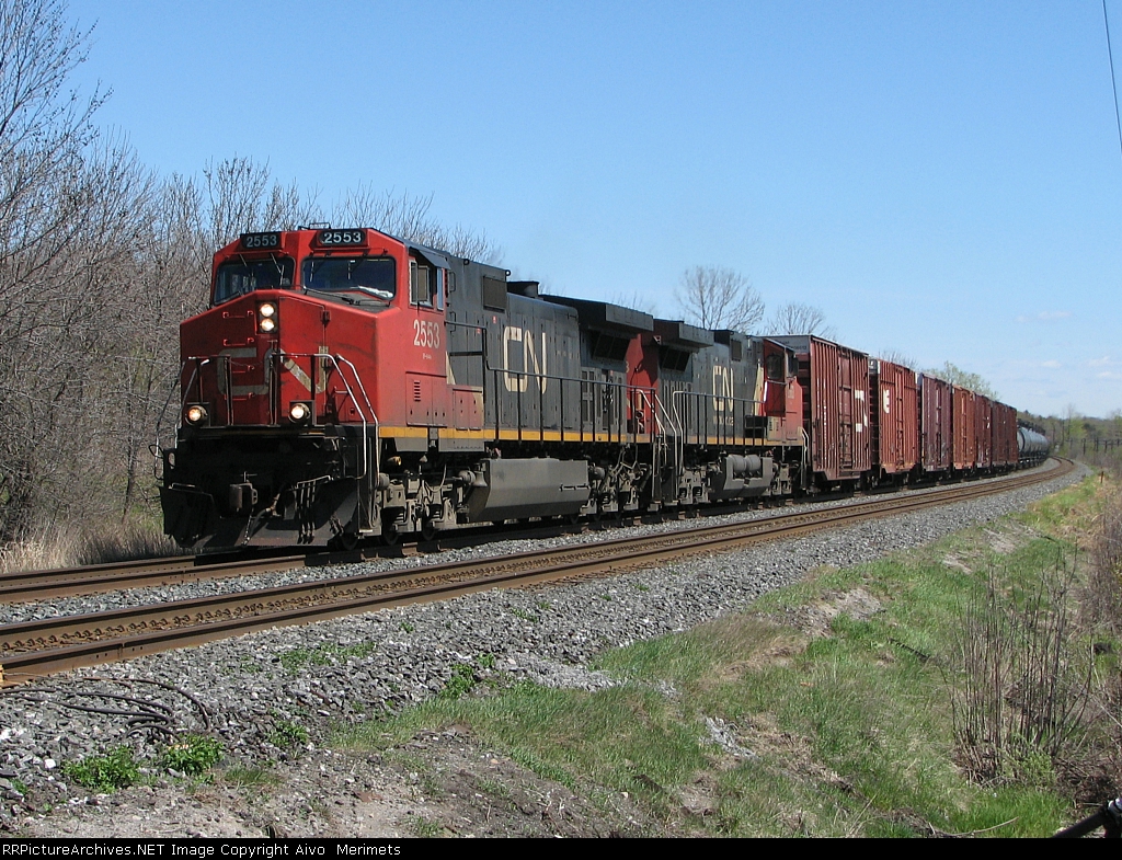 CN 2553 at Mile 260 Kingston Sub.